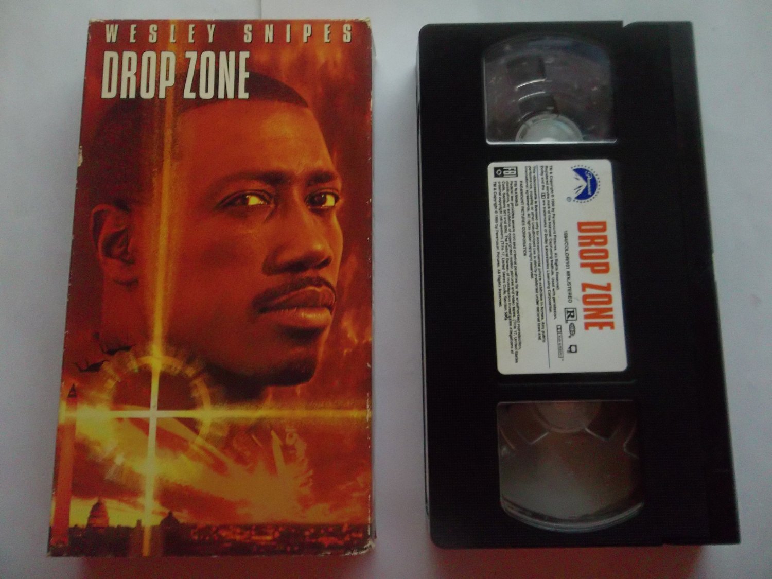 DROP ZONE (VHS, FAST SHIPPING!) WESLEY SNIPES (THRILLER/ADVENTURE/ACTION), PLUS FREE GIFT
