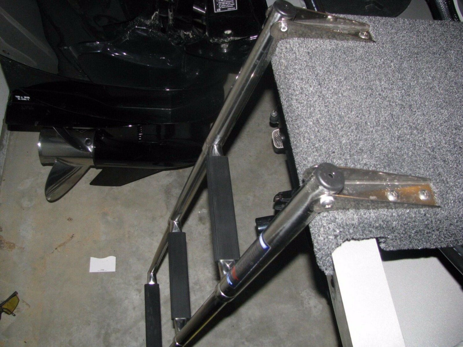 Sealux 400 Lbs Capacity Over Mount 3 Step Folding Telescopic Boarding