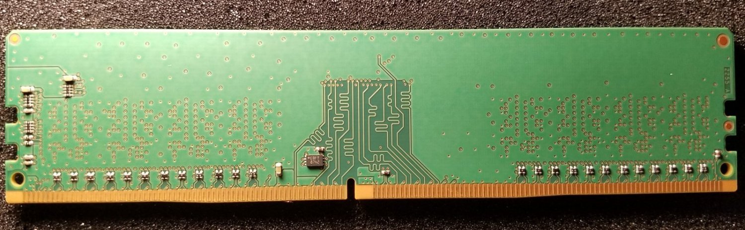 Micron 8GB DDR4 SDRAM Memory (RAM) 1 Module MTA8ATF1G64AZ-2G6E1 2666 UDIMM