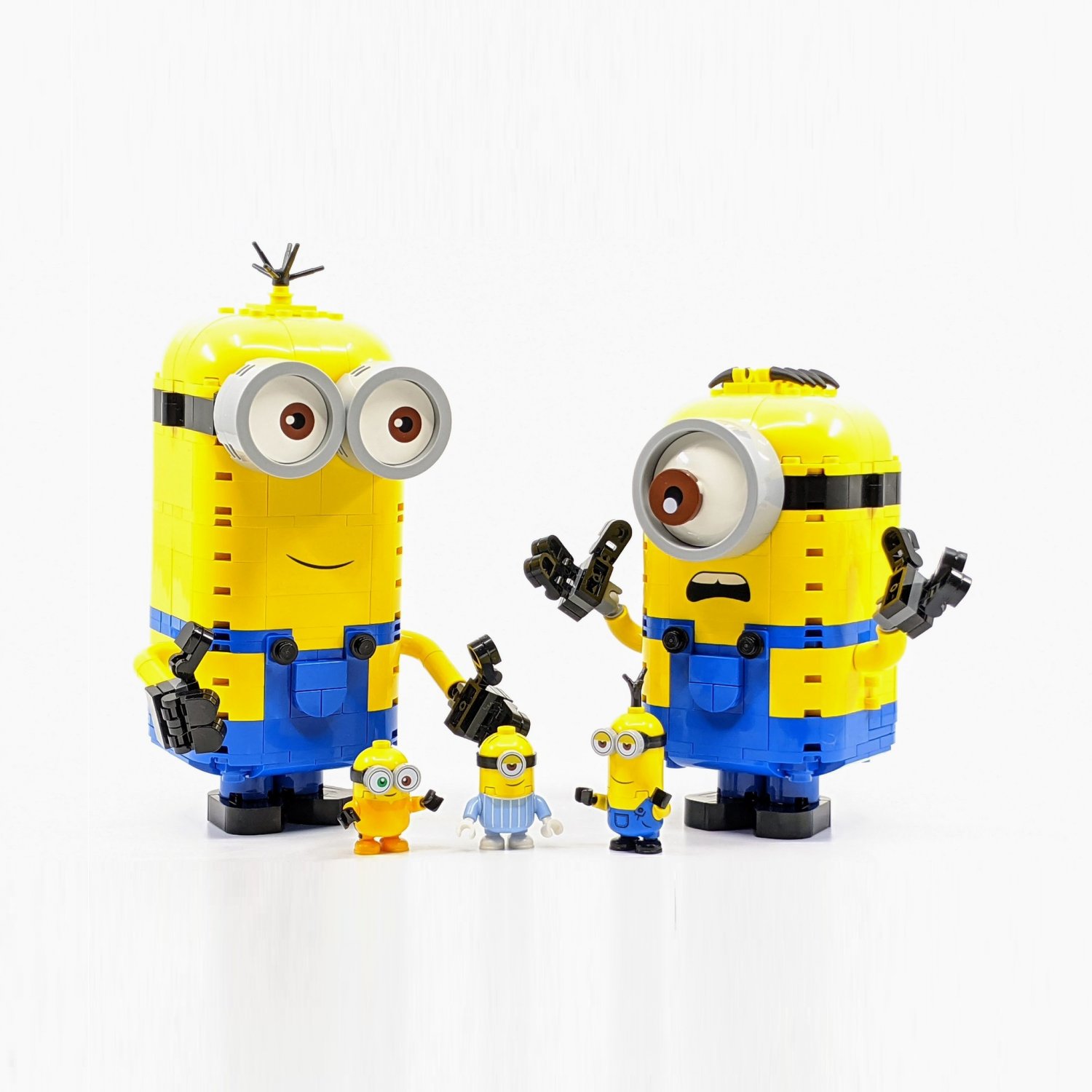 Brick-Built Minions and Their Lair The Rise of Gru Movie Building ...