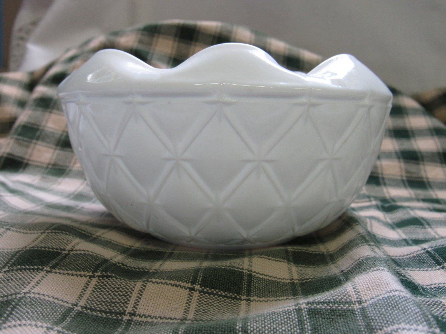 Vintage Indiana Glass Milk Glass Quilted Pattern Bowl