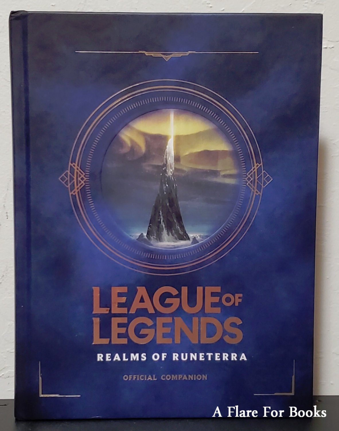 League of Legends: Realms of Runeterra (Official Companion) by Riot Games