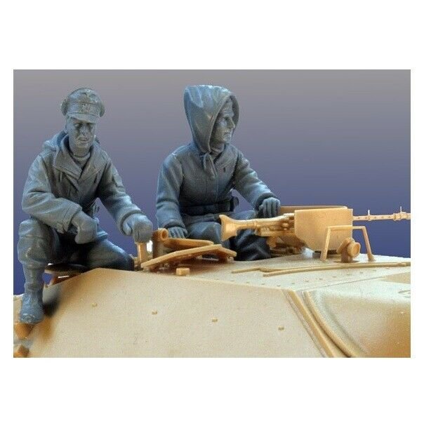 1/35 Resin Figures Model Kit WW2 German Hetzer Crew (2 Figures)