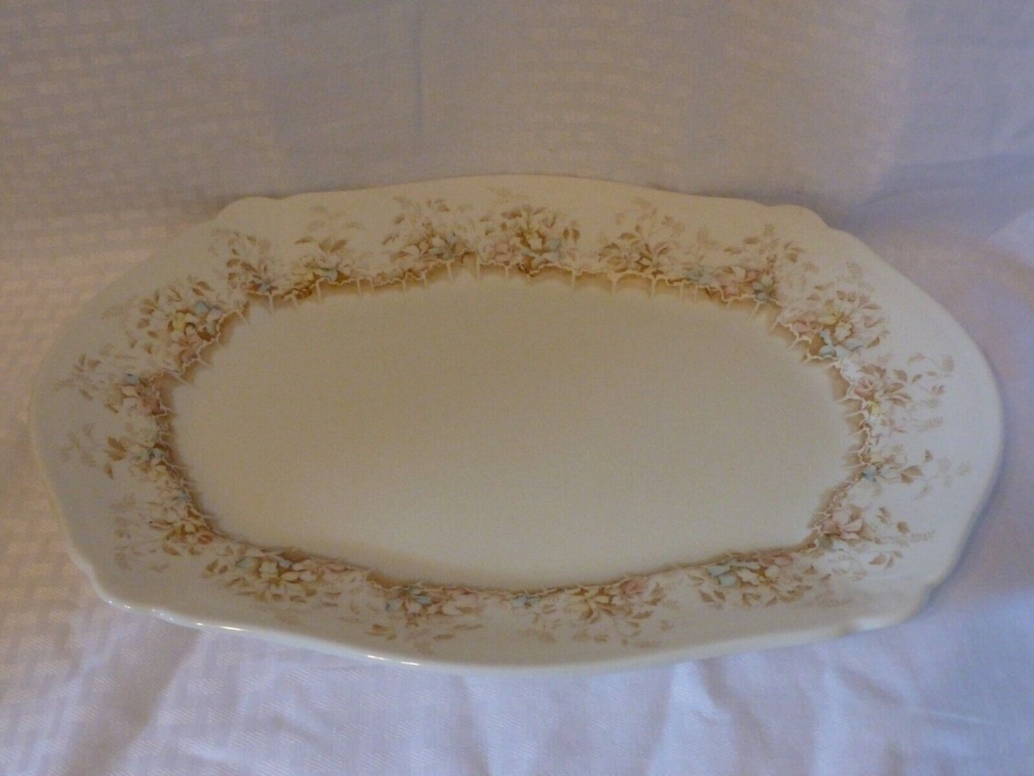 vintage Johnson Bros Royal semi porcelain floral pattern serving 16 ...