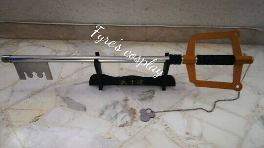 Keyblade kingdom hearts sora sword