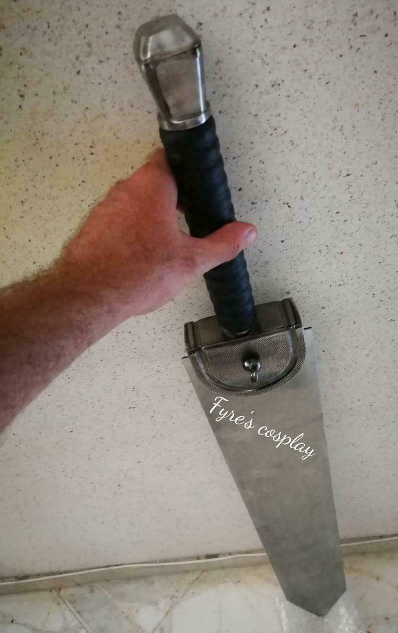 Berserk big sword blade dragon slayer dragonslayer Gatsu Guts Gut's ...