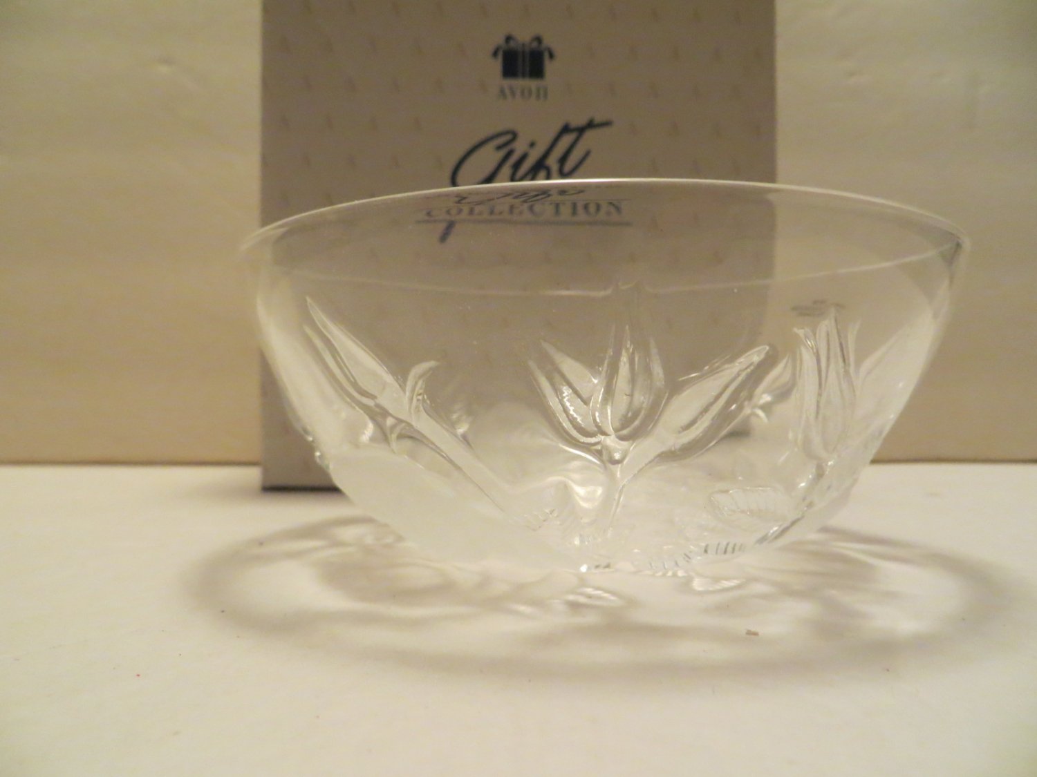 Avon Roses Roses 24% Lead Crystal D'Arques Durand Lucia Frosted Bowl