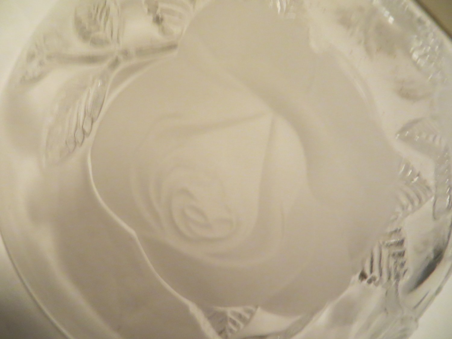 Avon Roses Roses 24% Lead Crystal D'Arques Durand Lucia Frosted Bowl