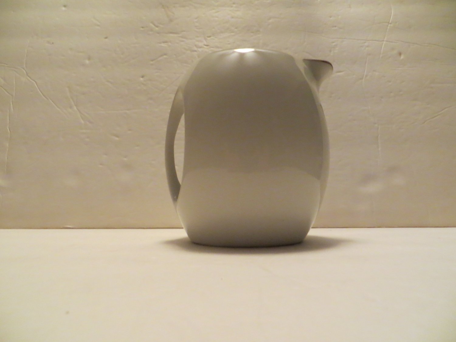 Vintage VAT 69 Gold Classic Golden Light Pub Jug Bar Pitcher