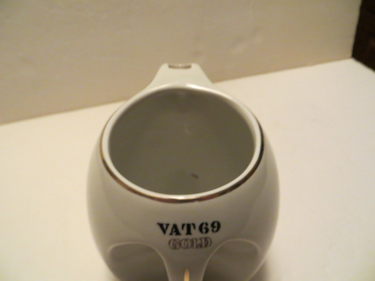 Vintage VAT 69 Gold Classic Golden Light Pub Jug Bar Pitcher