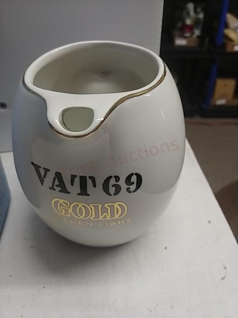 Vintage VAT 69 Gold Classic Golden Light Pub Jug Bar Pitcher