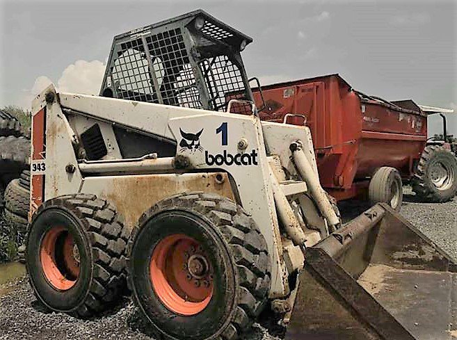 BOBCAT 943 SKID STEER 1889 HOURS