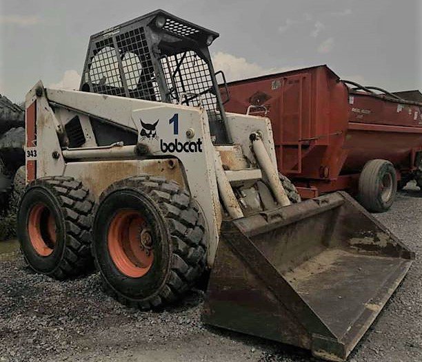 BOBCAT 943 SKID STEER 1889 HOURS