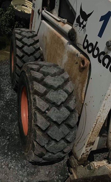 BOBCAT 943 SKID STEER 1889 HOURS