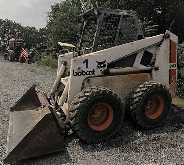 BOBCAT 943 SKID STEER 1889 HOURS