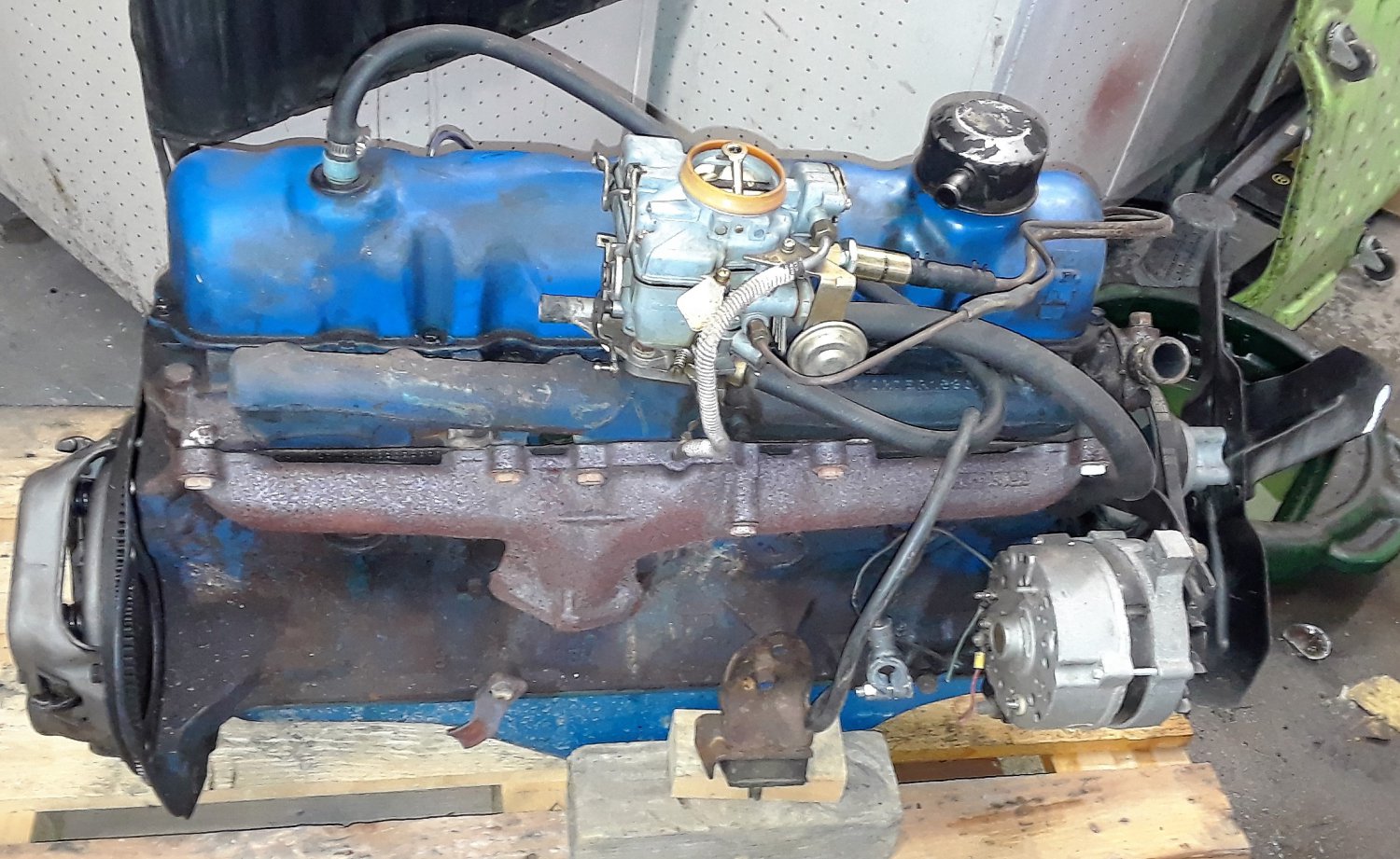 FORD MUSTANG 200 CUBIC INCH 6 CYLINDER ENGINE / 3 SPEED TRANSMISSION
