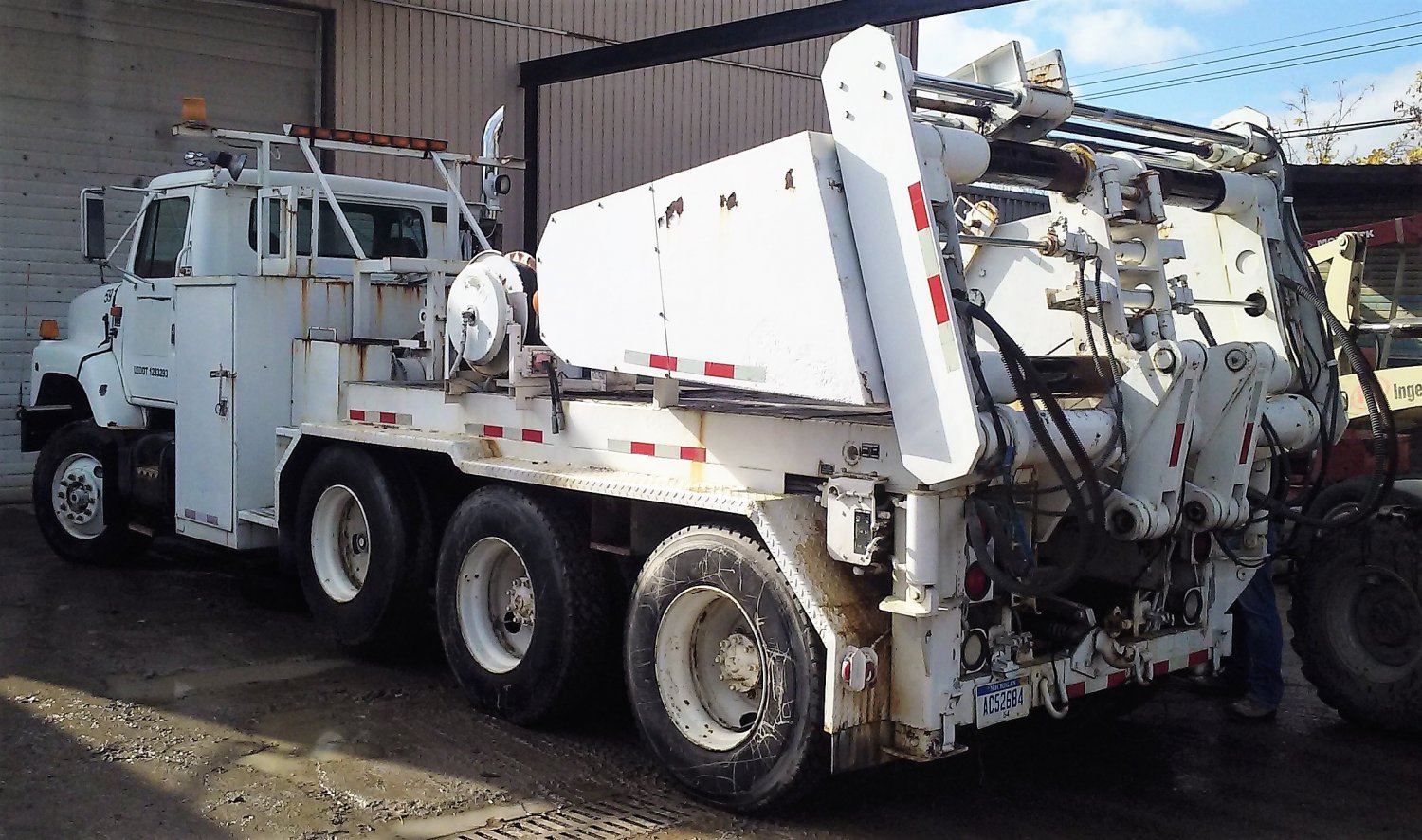 INTERNATIONAL 2674 / ALTEC LP108 CABLE REEL TRUCK