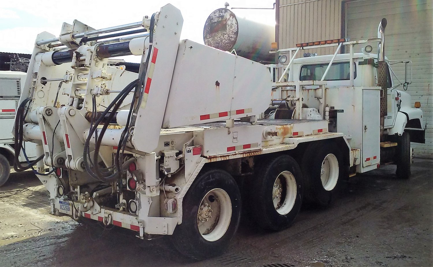 INTERNATIONAL 2674 / ALTEC LP108 CABLE REEL TRUCK