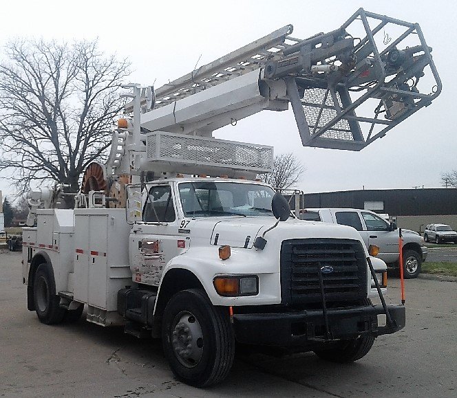 FORD F800 / ALTEC AP45 CABLE PLACER / BUCKET - REEL TRUCK