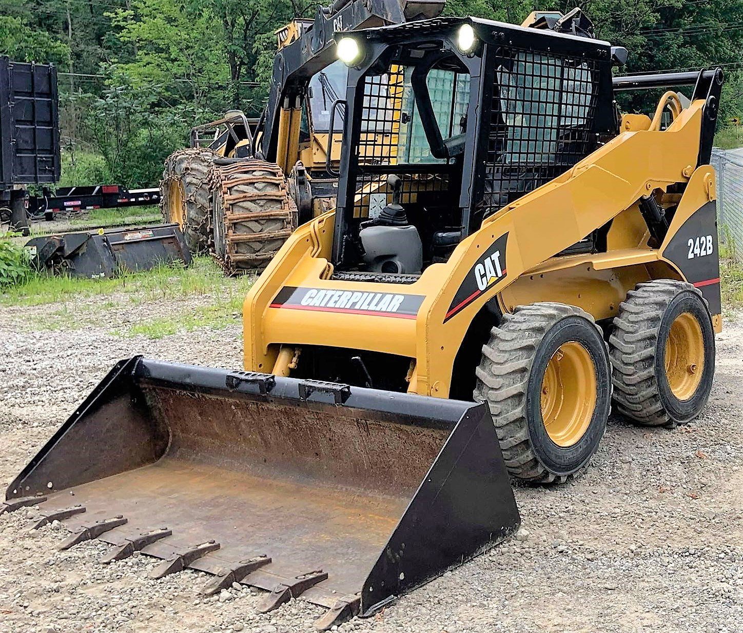 CAT 242B SKID STEER 430 HOURS