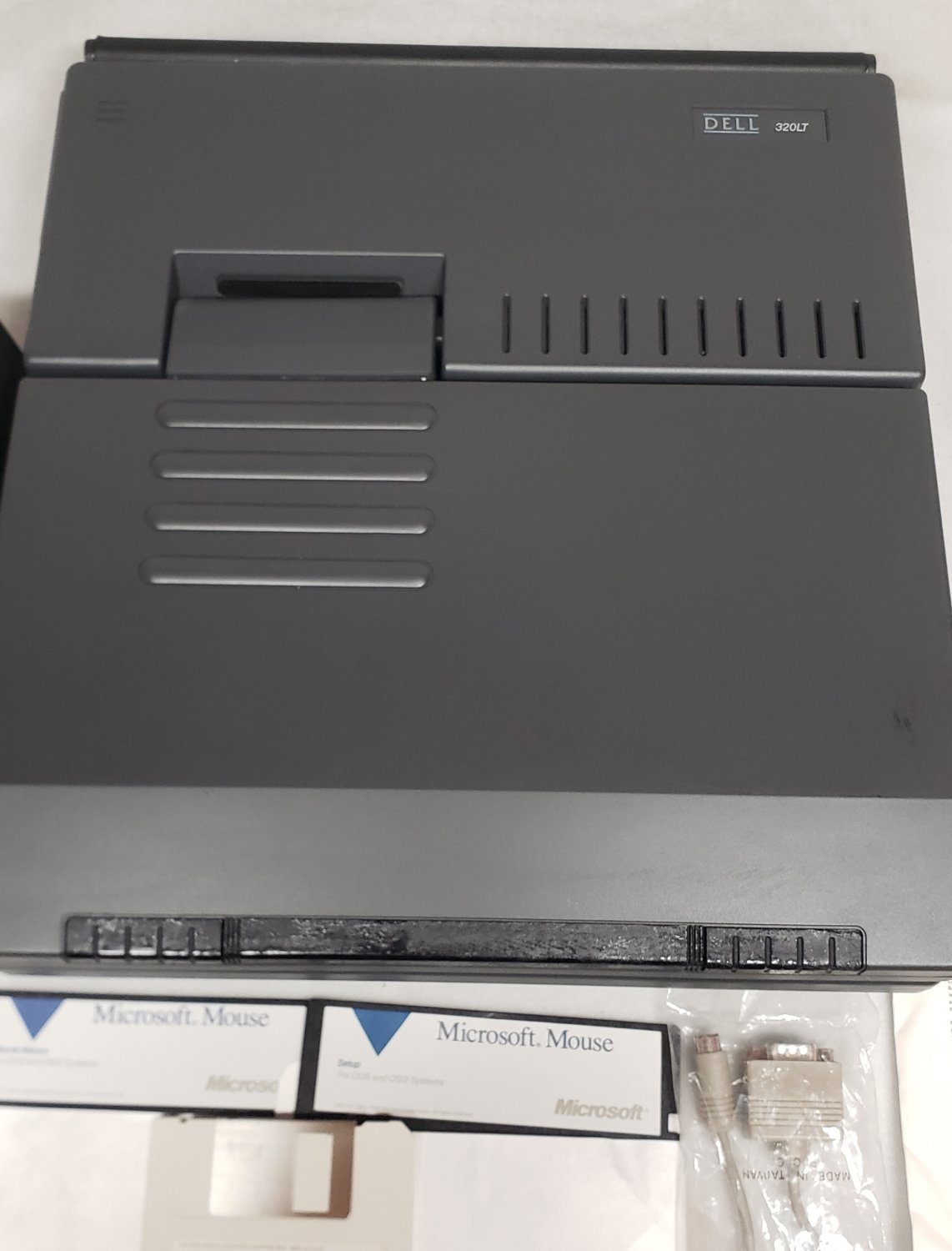 Vintage 1990 Dell 320LT Retro Laptop PC Computer - RARE