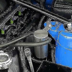 2005-2013 C6 Corvette LS7 Z06 Bolt-On Billet Oil Catch Can Separator