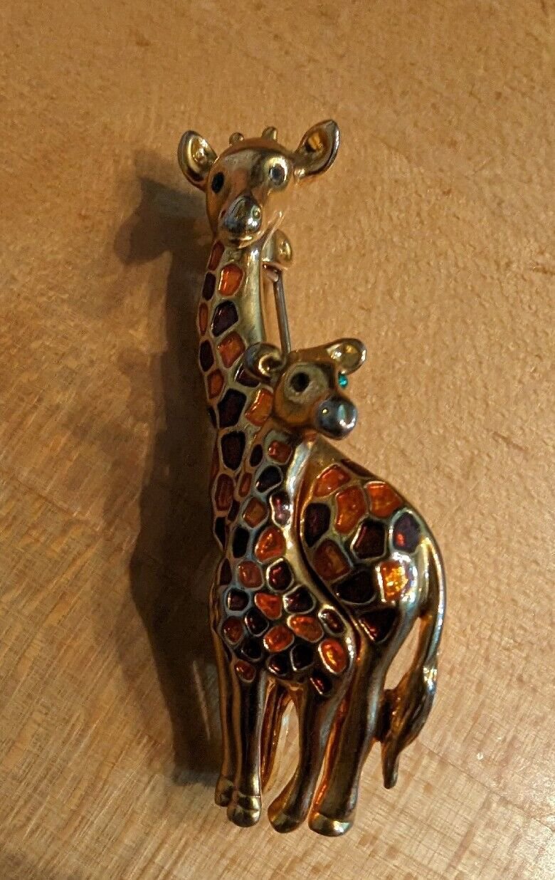 Vintage Mother Baby Giraffe Brooch Pin Gold Tone Enamel Zoo Safari