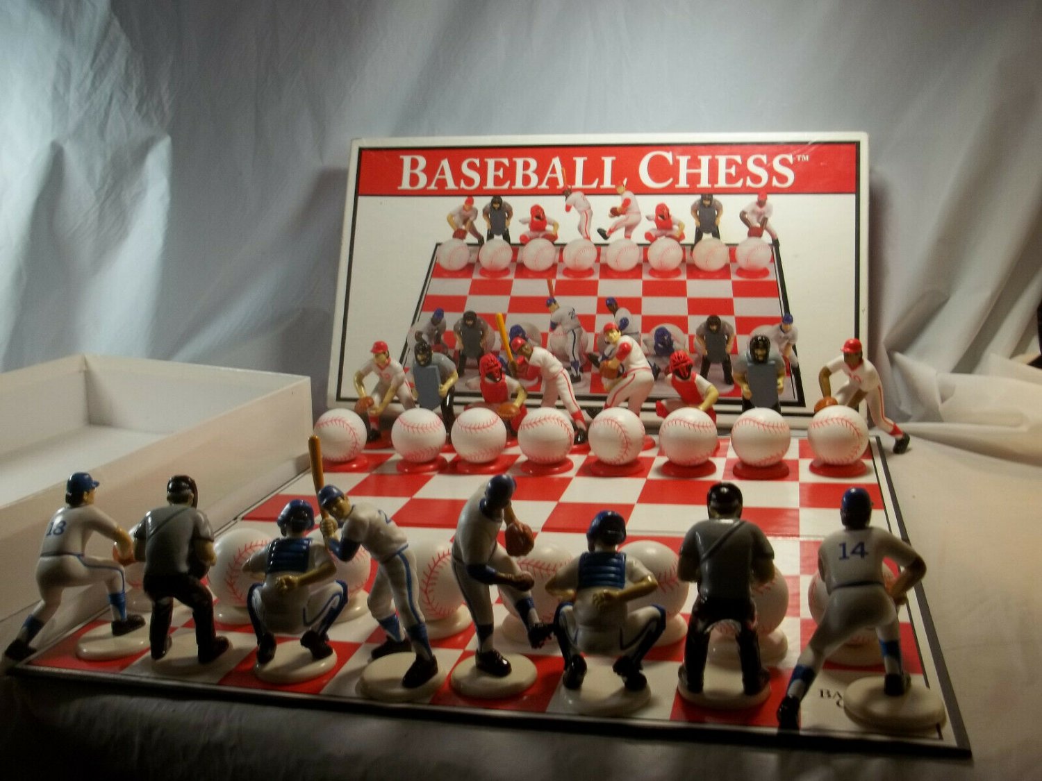 BASEBALL CHESS SET by Big League Promotions - 2001 RARE (w/Glue Dots ...