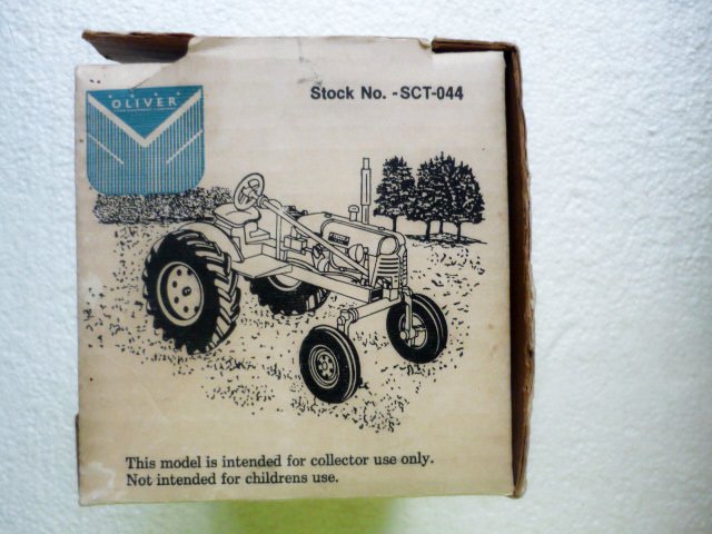 Oliver 440 1:16 Scale Diecast Farm Tractor Collector Edition Model by ...