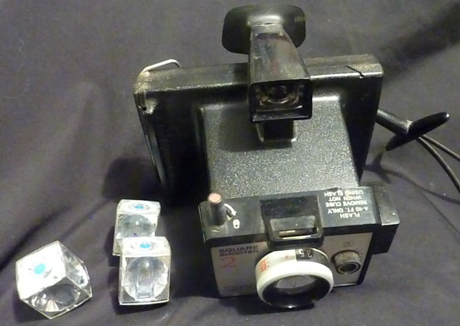 Polaroid Square Shooter 2 (Vintage) with 3 Flash Cubes