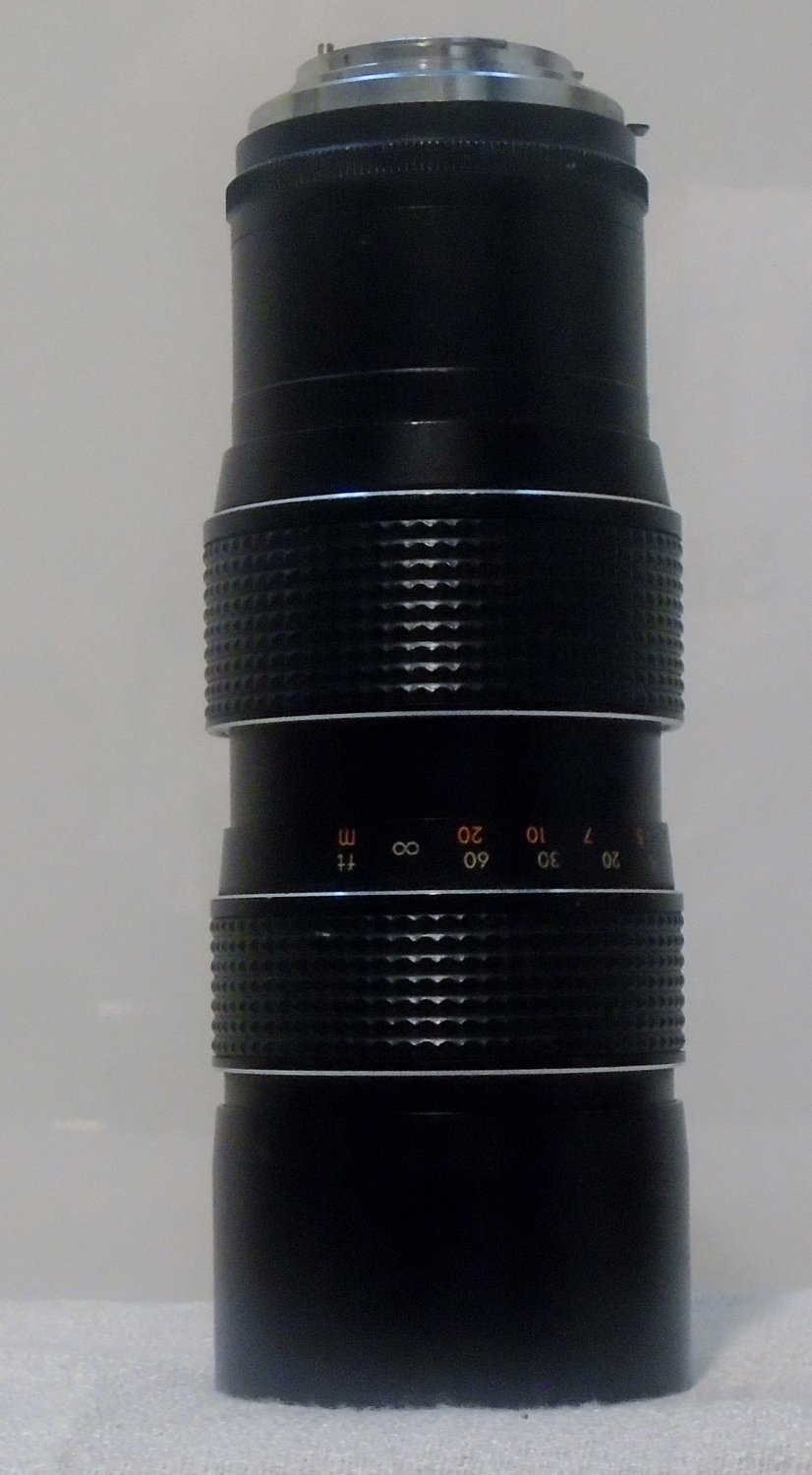 Minolta f = 75-205 mm Formula 5 1:38 Zoom Lens