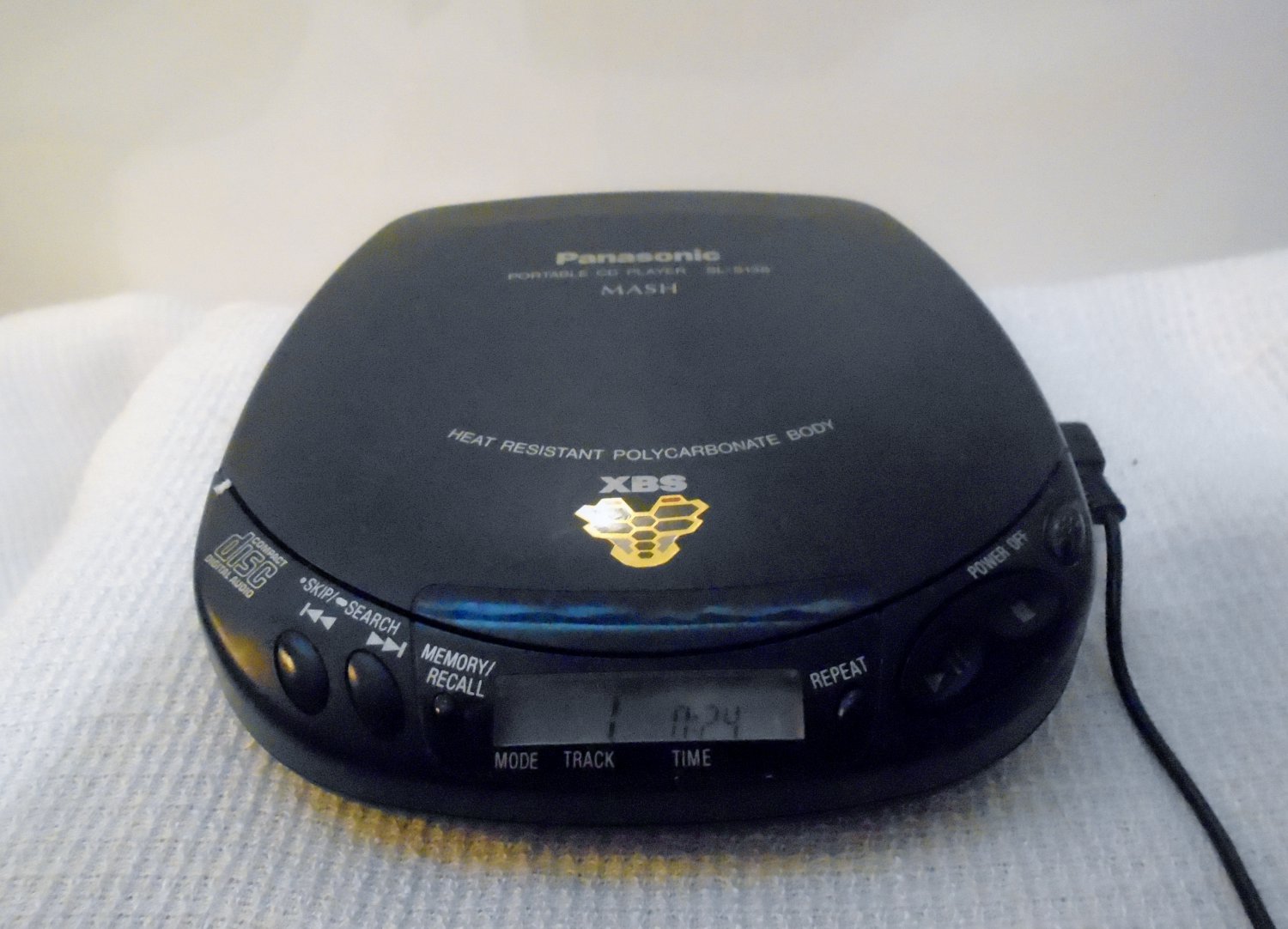 Panasonic SL-S138 "Walkman - type"Portable CD PLAYER