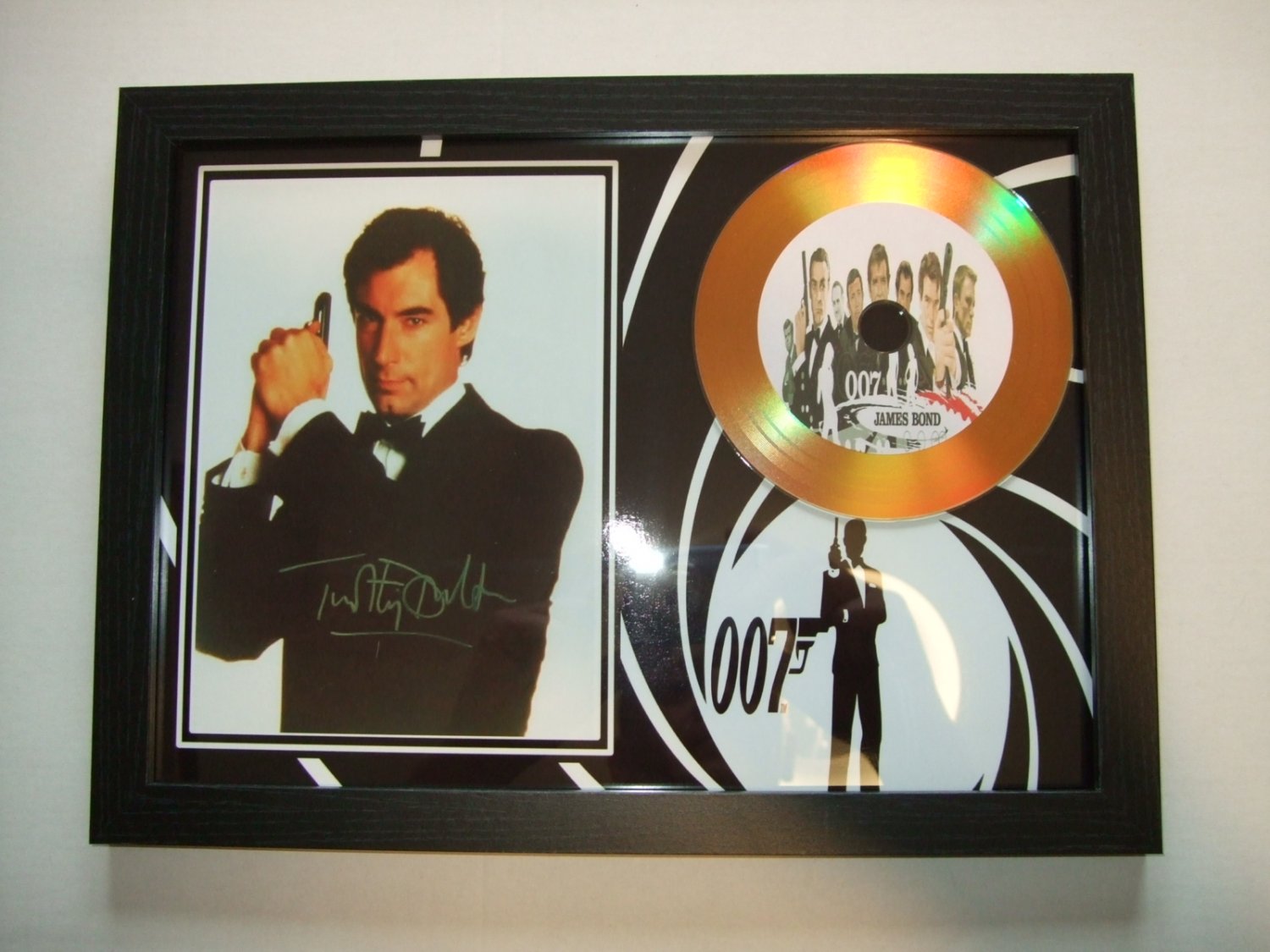 james bond signed disc