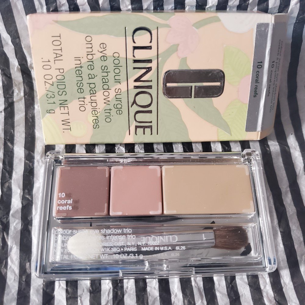 Clinique Colour Surge trio palette Coral Reefs 10 eye shadow