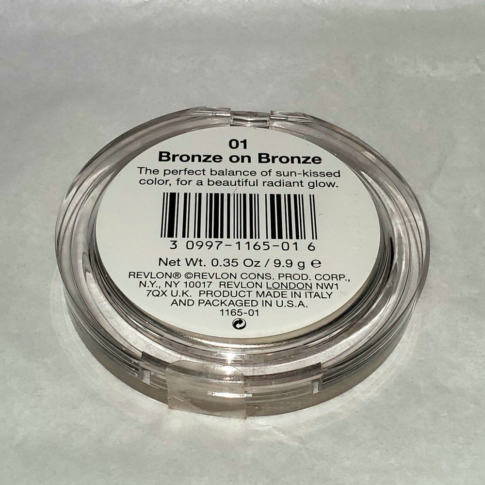 Revlon Bronzing Face powder Bronze on Bronze trio
