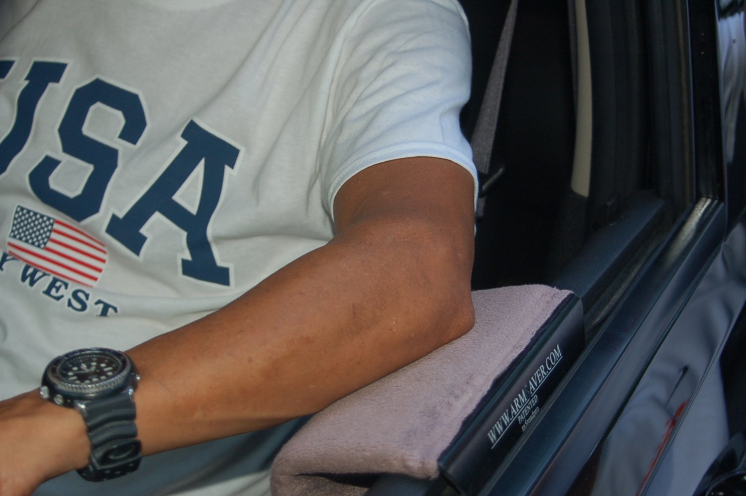 NEW SILVER ARMSAVER TRUCK ARMREST,window ,car arm rest pad door T