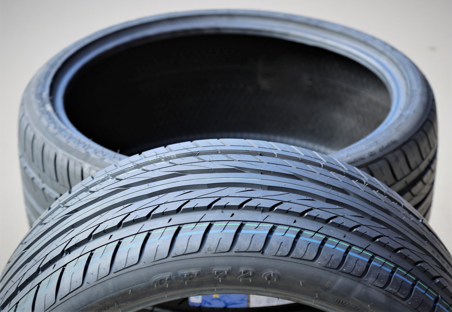 Tire Comforser CF720 245/35ZR22 245/35R22 97W XL AS A/S High Performance