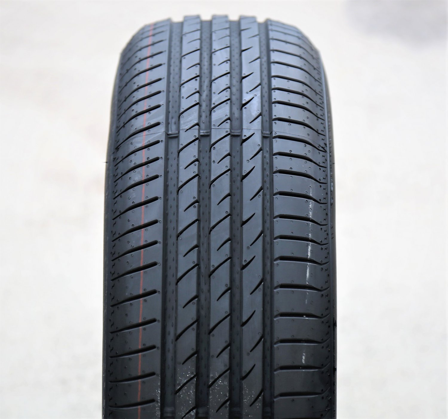 Tire Maxtrek Maximus M2 215/55R17 98V XL AS A/S Performance