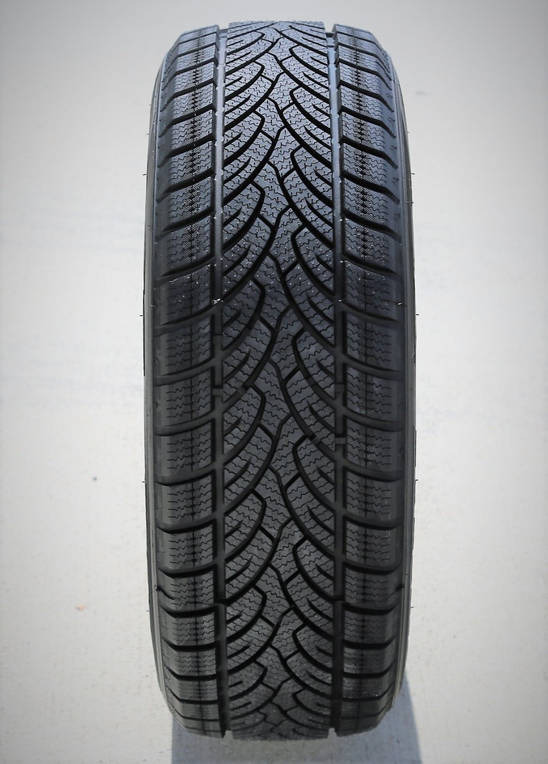 Tire Farroad FRD76 185/55R15 82H (Studless) Snow Winter