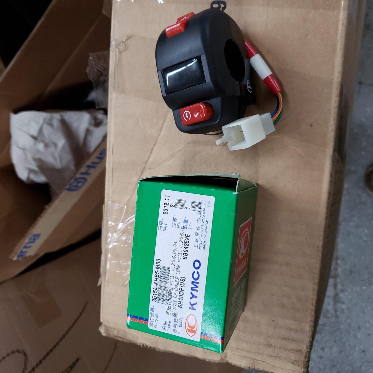 Kymco Original NOS RH Handle Switch Assembly 3515A-KHB5-M00