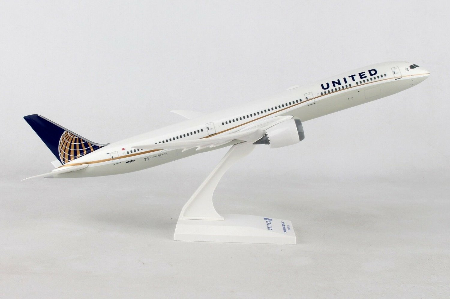 Airplane United Airlines Boeing 787-10 Post Merger 12" Model Aircraft