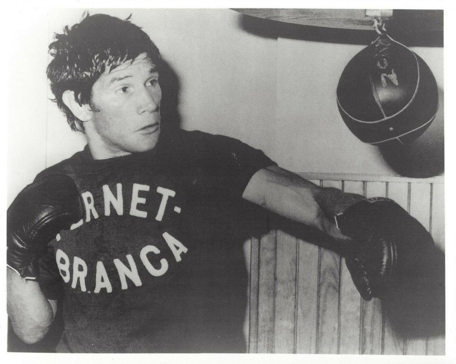 CARLOS MONZON 8X10 PHOTO BOXING PICTURE