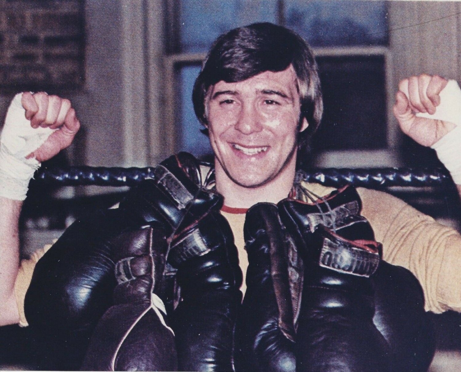 JOHN STRACEY 8X10 PHOTO BOXING PICTURE CLOSE UP