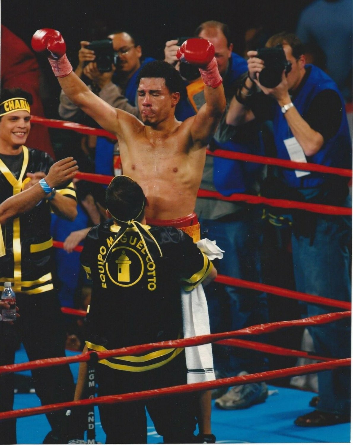 MIGUEL ANGEL COTTO 8X10 PHOTO BOXING PICTURE