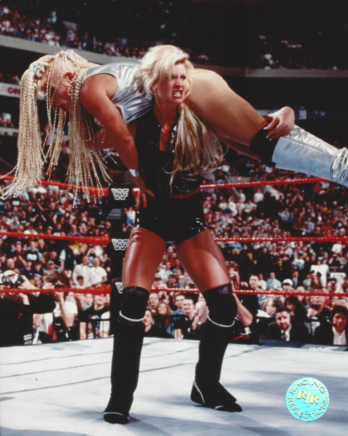 SABLE vs LUNA 8X10 PHOTO WRESTLING PICTURE WWF