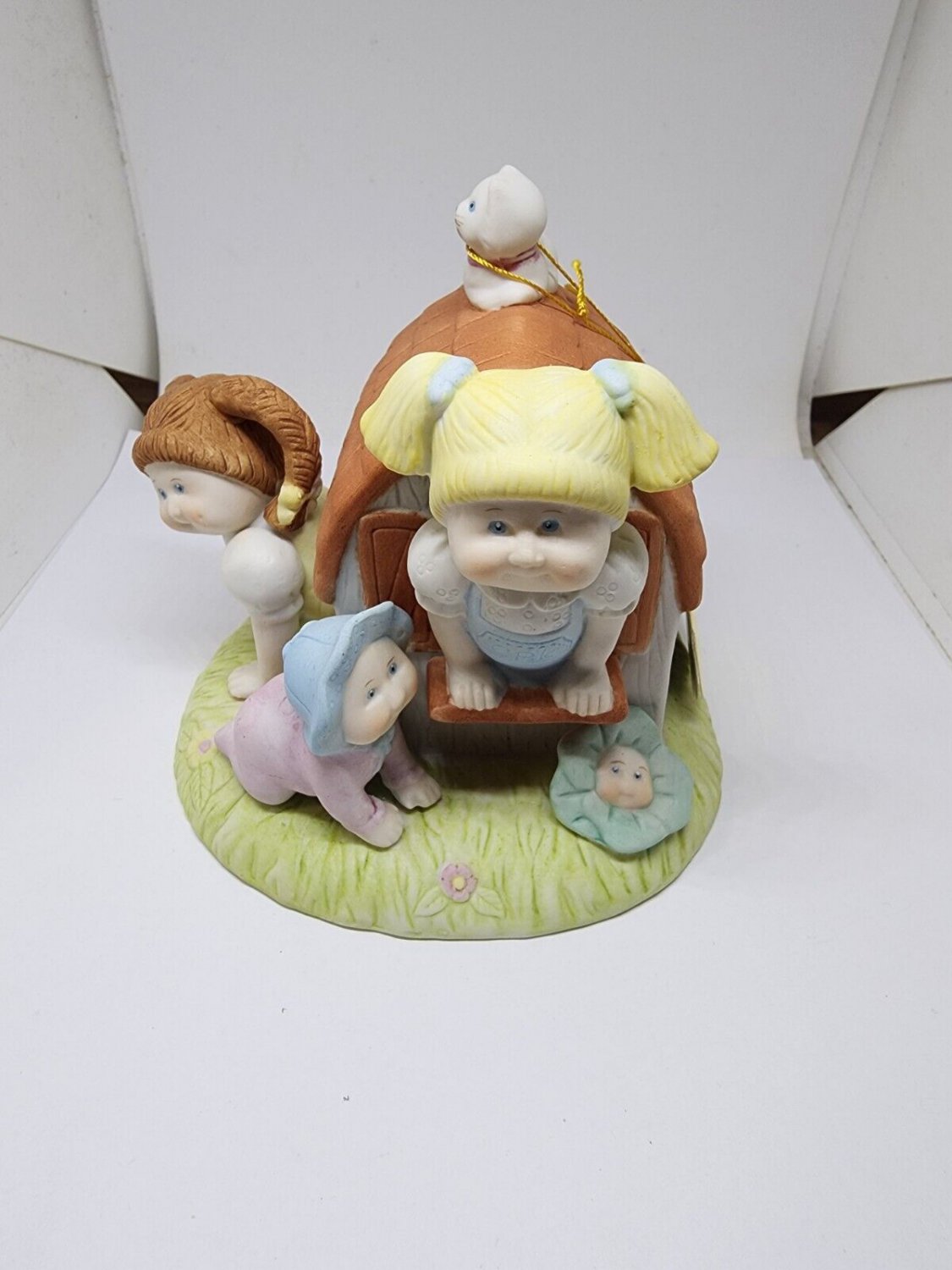 Vintage 1984 Cabbage Patch Kids CPK Clubhouse Porcelain Figurine W/ Tags