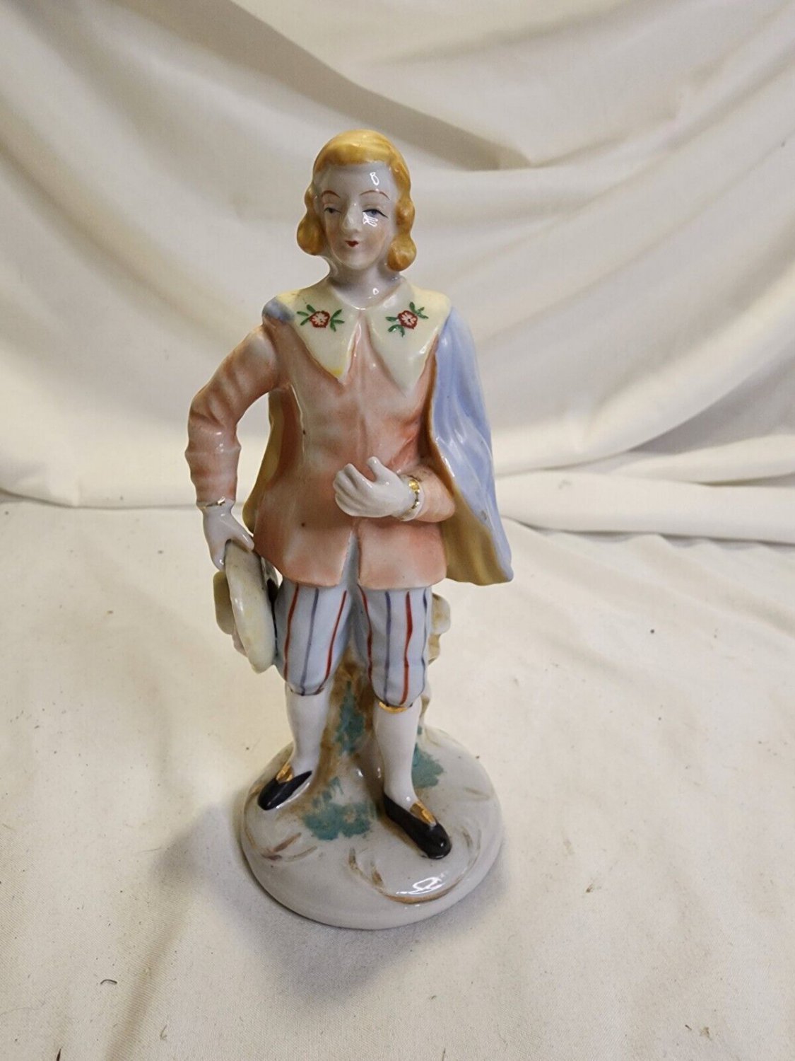 Vtg Occupied Japan Glazed Porcelain Man Holding His Hat Hand Painted ...