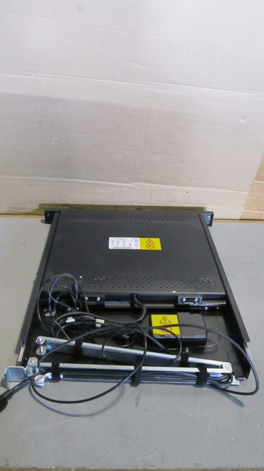 OEM IBM 7316-TF3 flat panel console computer w/USB Keyboard In/Out rails