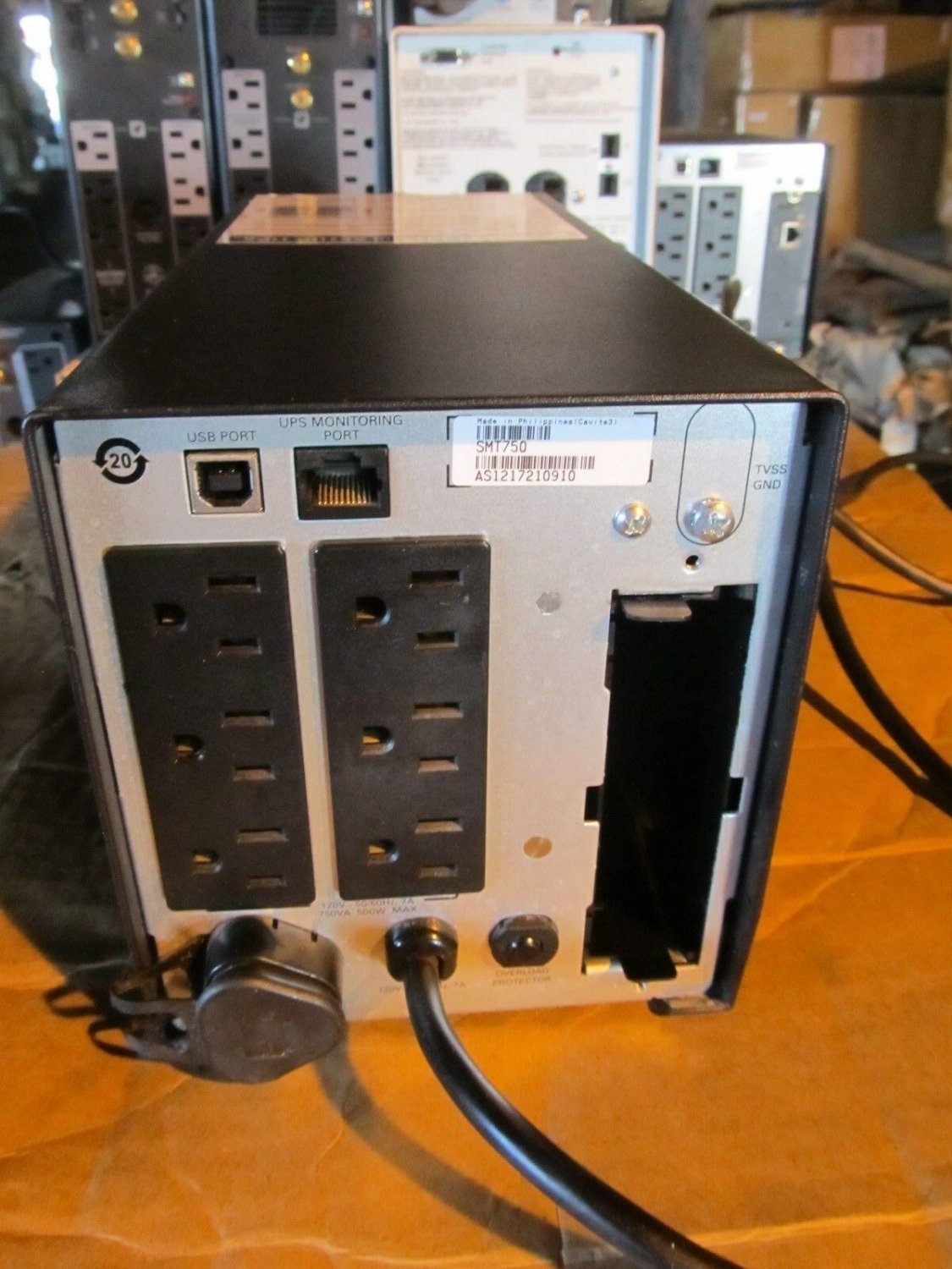 OEM APC Smart UPS 750 model SMT750 750 (No Batteries) No battery cable