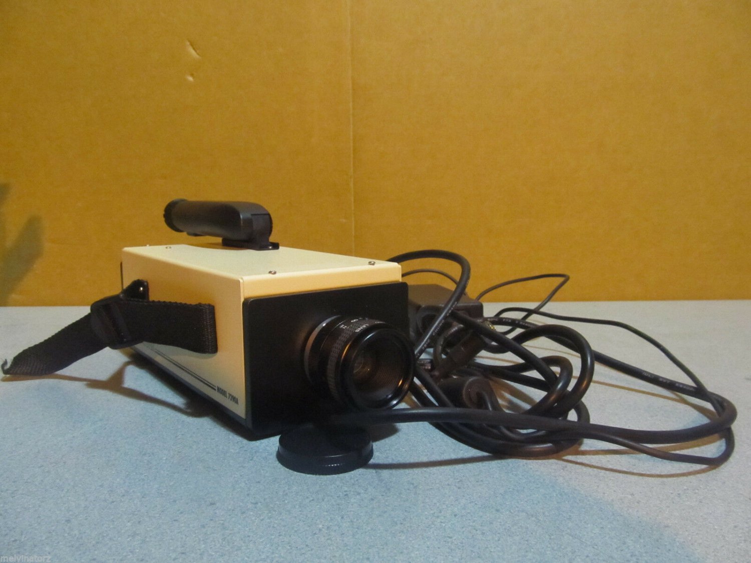 electrophysics micronviewer 7290A NIR camera w/ 25mm F/1.4 Lens w/ power adapter
